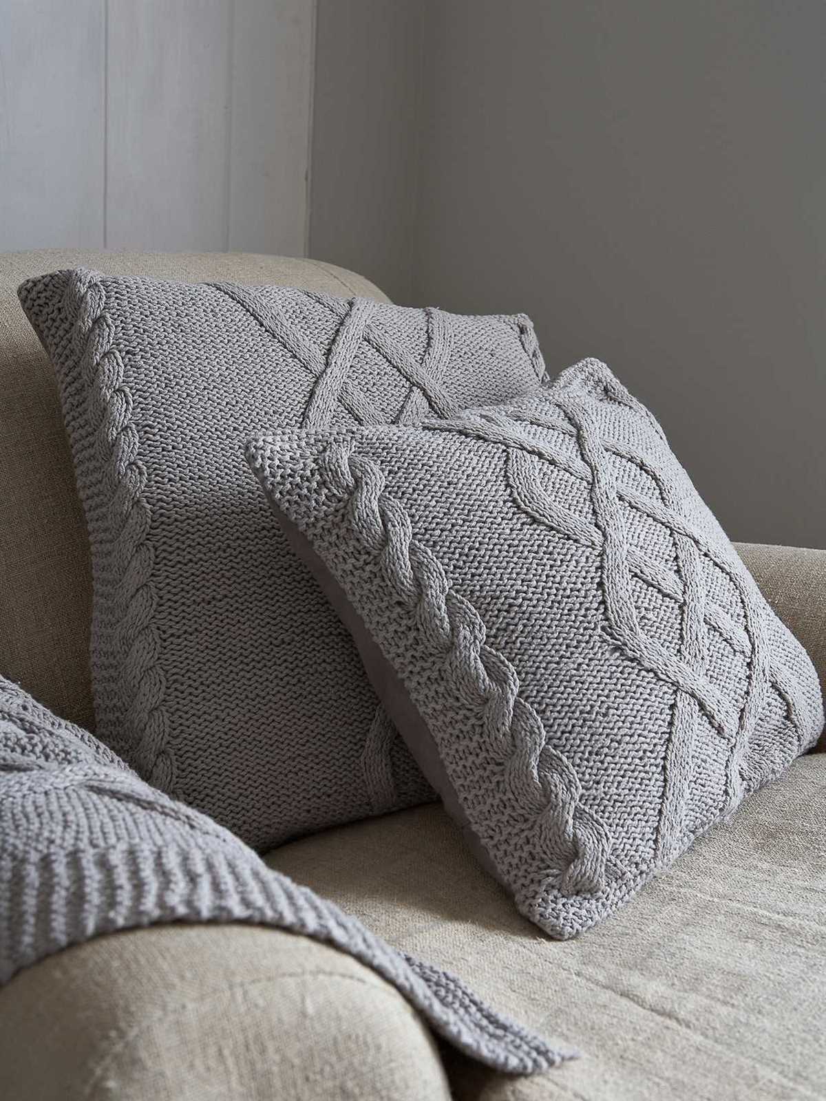 Cozy Up Your Home with a Free Cable Knit Cushion Pattern