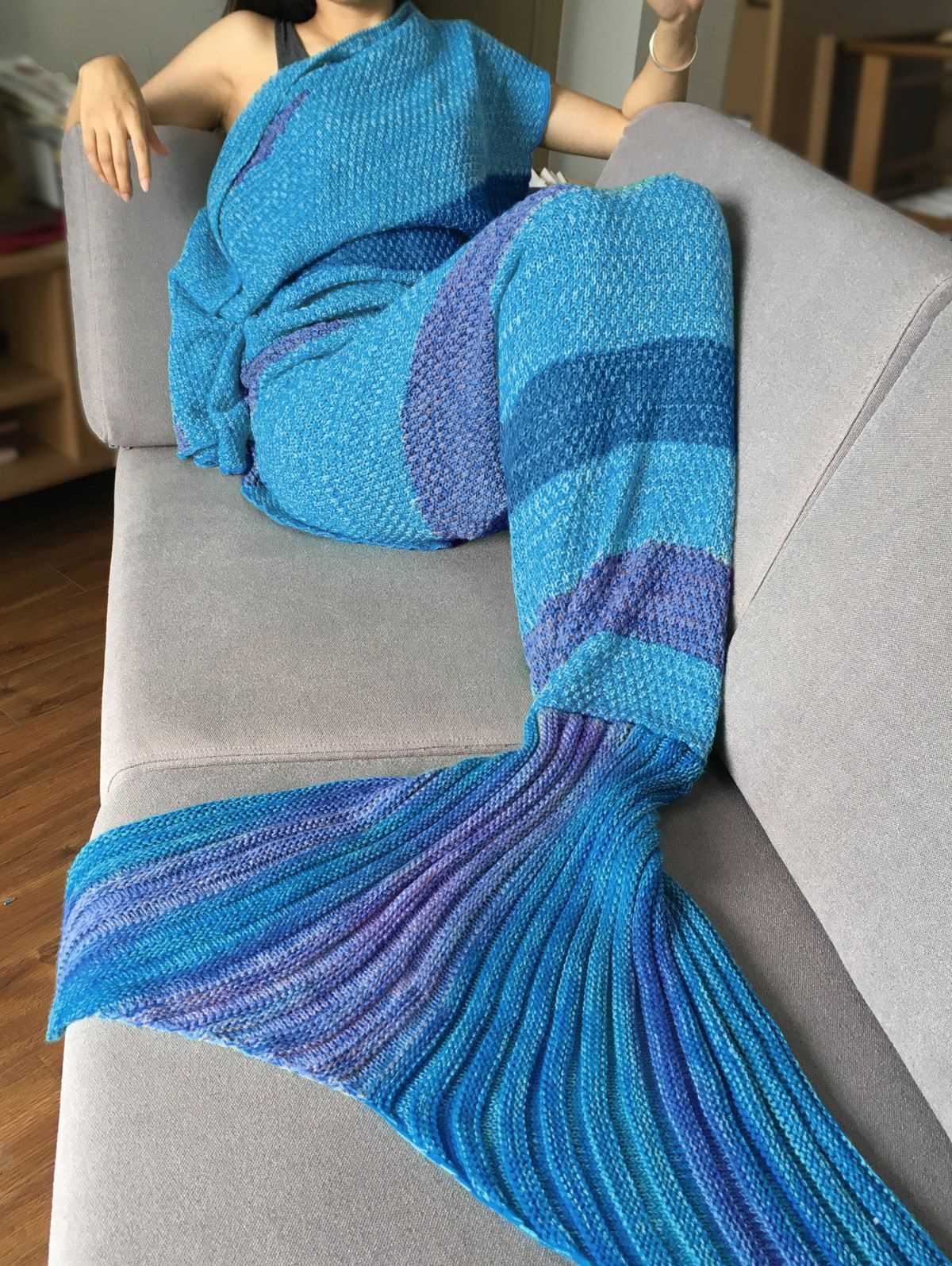 Free knitting pattern for a mermaid tail blanket