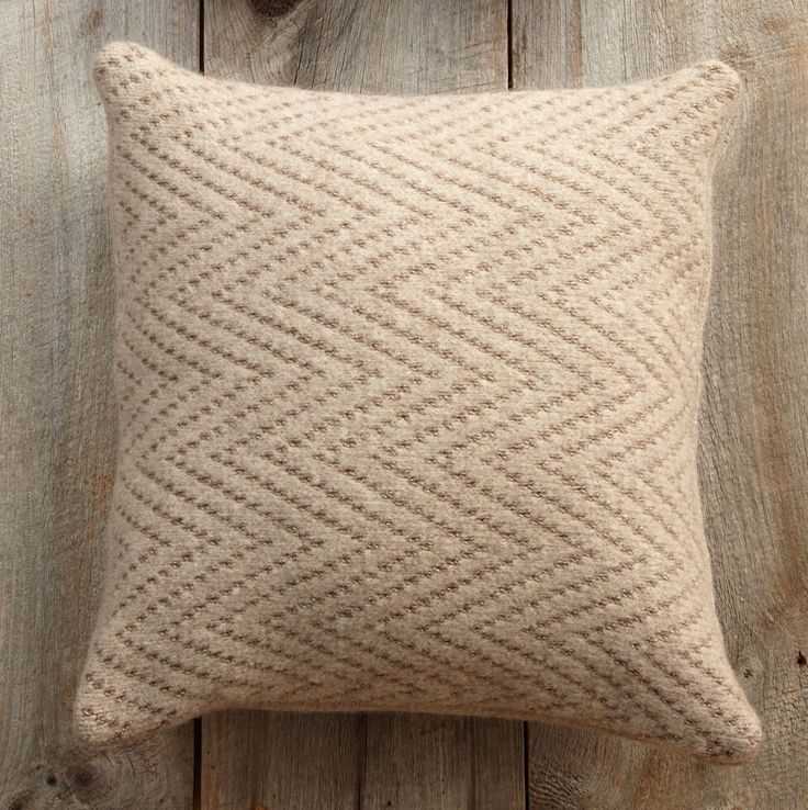 Cozy Cushions: Get Creative with These Free Knit Pillow Patterns!
