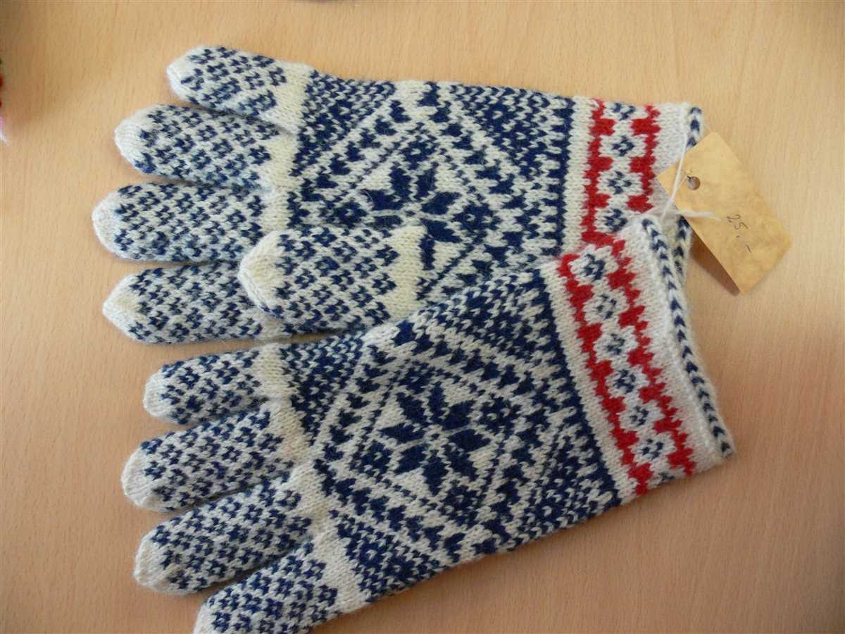 Traditional Norwegian Mittens: A Knitting Pattern