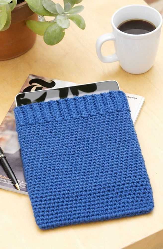 Stylish DIY Knitted iPad Cover - Free Pattern Inside