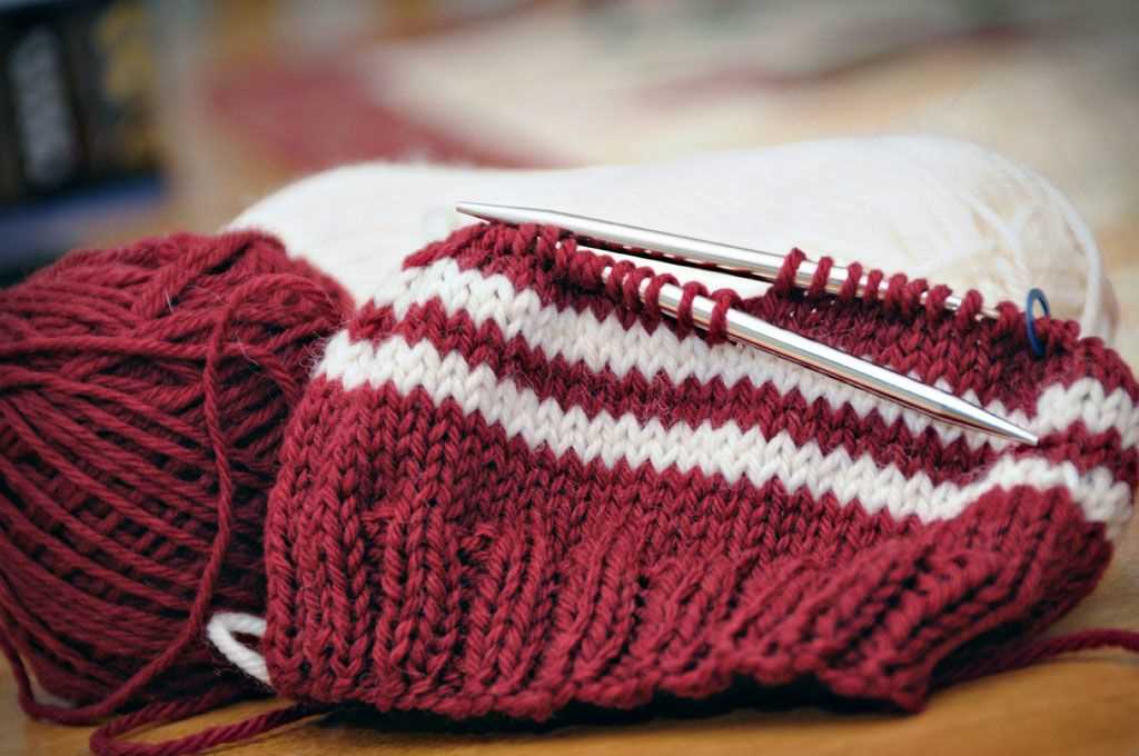 Easy Knit Hat Pattern: How to Knit a Hat with Just 2 Needles