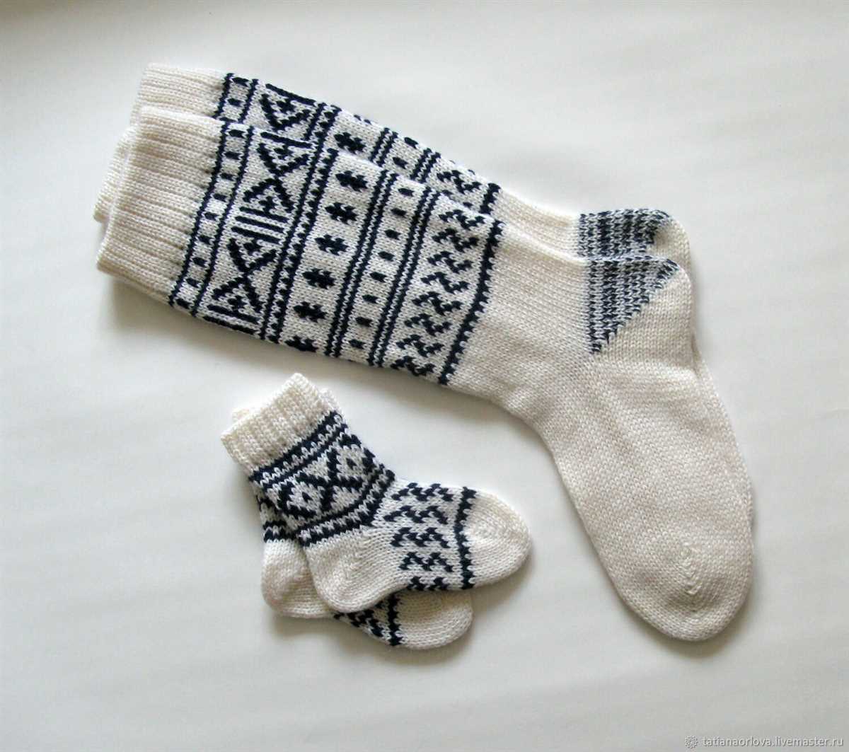 Cozy and Cute: Knit Your Own Sheep Socks with This Pattern